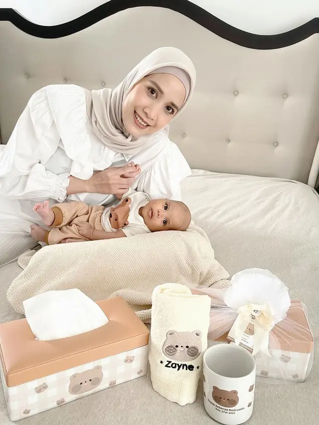 7 Momen Fanny Fabriana Bersama Putra Bungsu yang Menggemaskan - Hot Liputan6.com