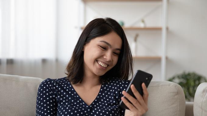 7 Tips PDKT Lewat Chat yang Bisa Kamu Terapkan - Relationship Fimela.com