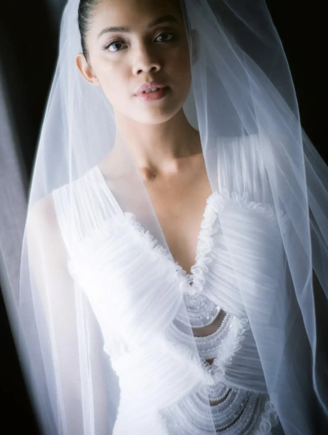 6 Potret Michelle Tahalea saat Menikah dengan Roy Sungkono, Kenakan ...