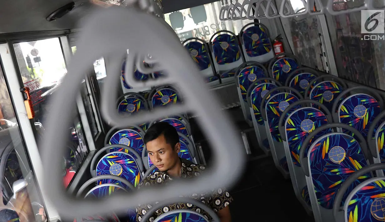 FOTO: Gunakan Kartu Multitrip, KCI dan Perum PPD Luncurkan Bus ...