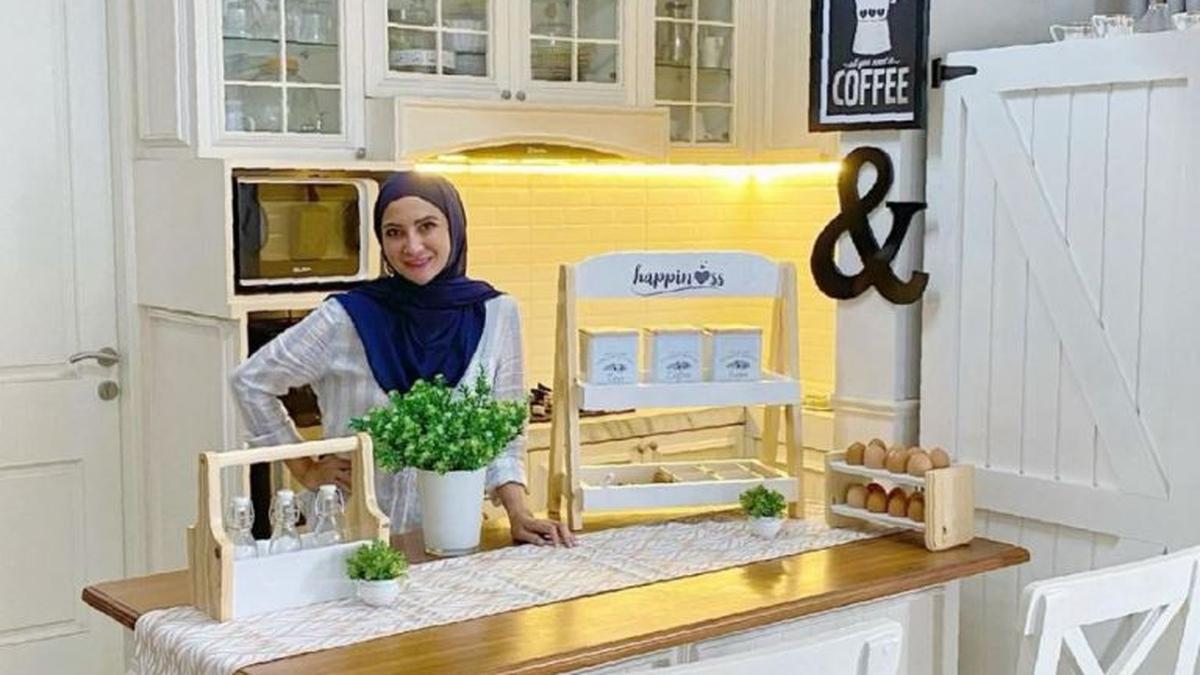 Intip Desain Dapur Dan Ruang Makan Di Rumah Natalie Sarah Serasa Di