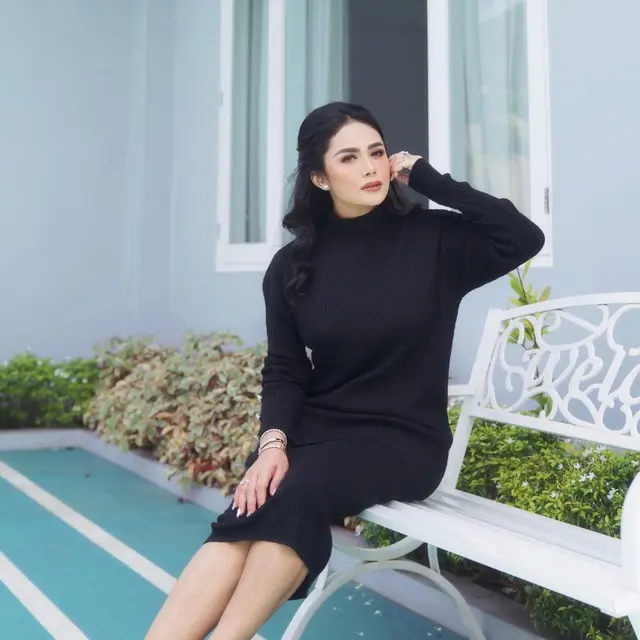 6 Artis Wanita Pernah Diisukan Selingkuh dari Suami, Terbaru Syahnaz ...