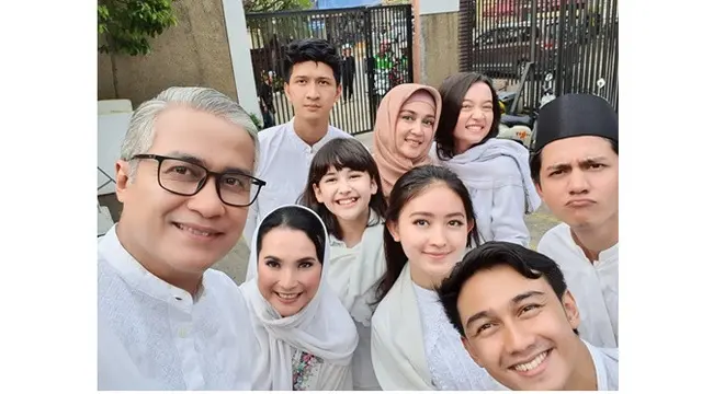 6 Potret Kedekatan Pemain Sinetron Cinta Karena Cinta di Balik Layar ...