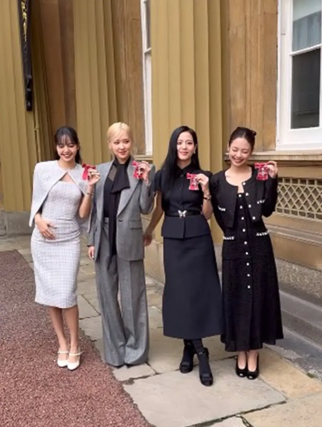 Potret Rose Blackpink Diberi Gelar MBE, Bisa Menikah di Katedral St ...