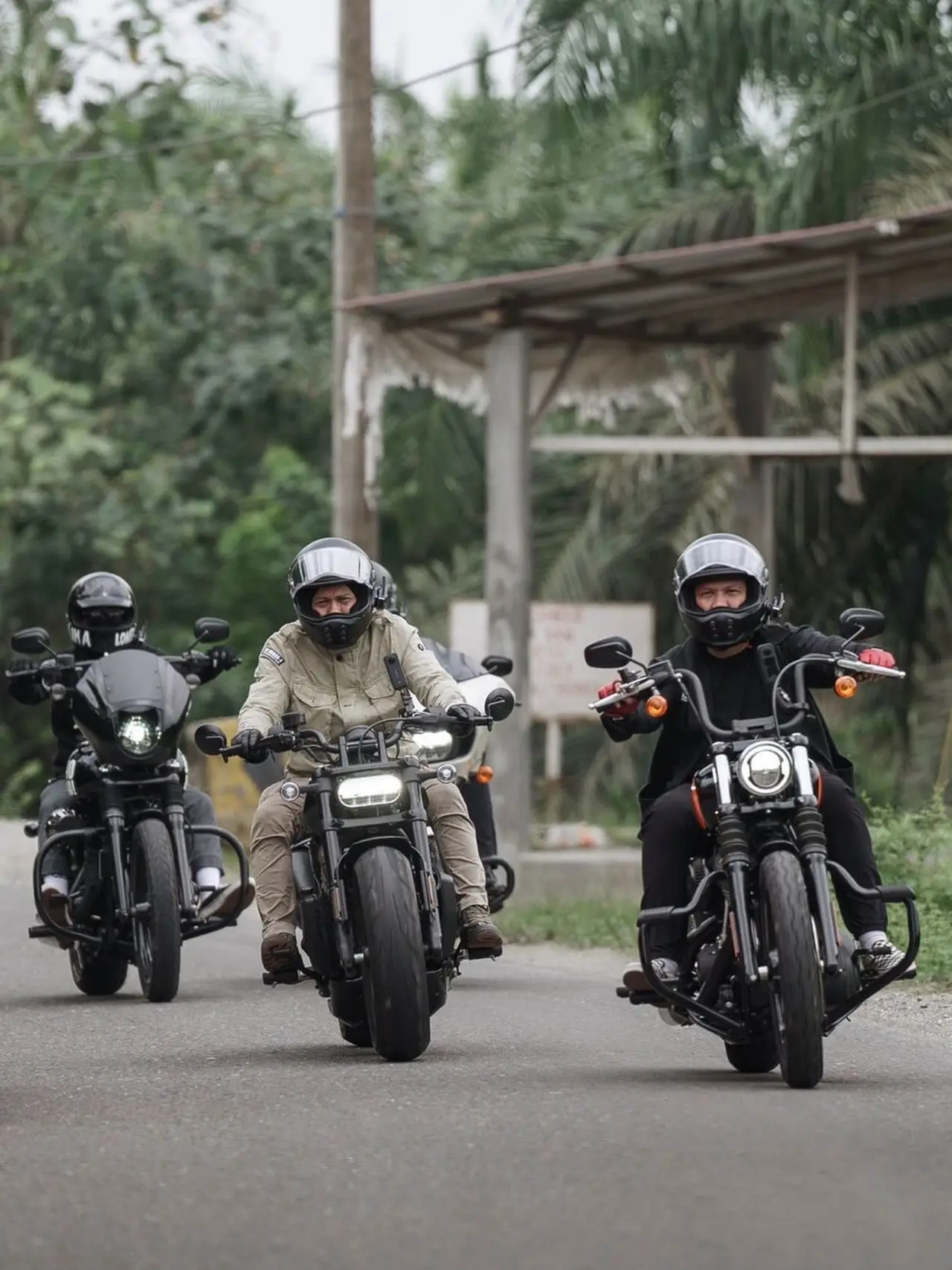 6 Potret Raffi Ahmad Motoran Bareng Para Duda Keren, Ada Ariel NOAH ...