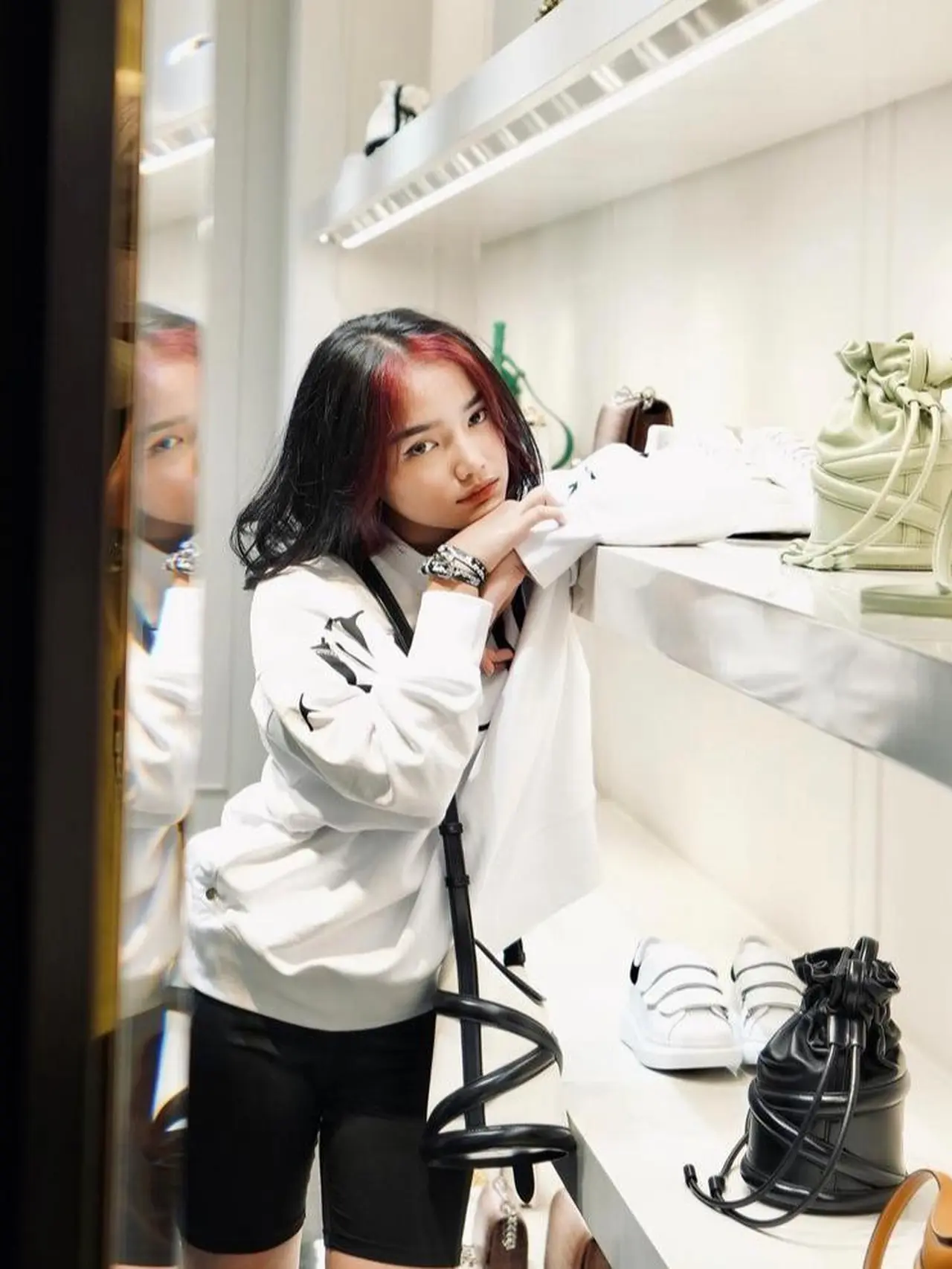 10 Potret Transformasi Gaya Rambut Fuji yang Kini Genap 20 Tahun ...