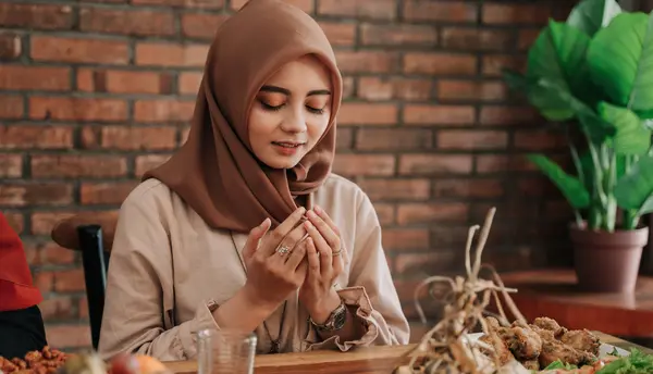 Musafir adalah Orang Yang Melakukan Perjalanan, Ini Syarat dan ...