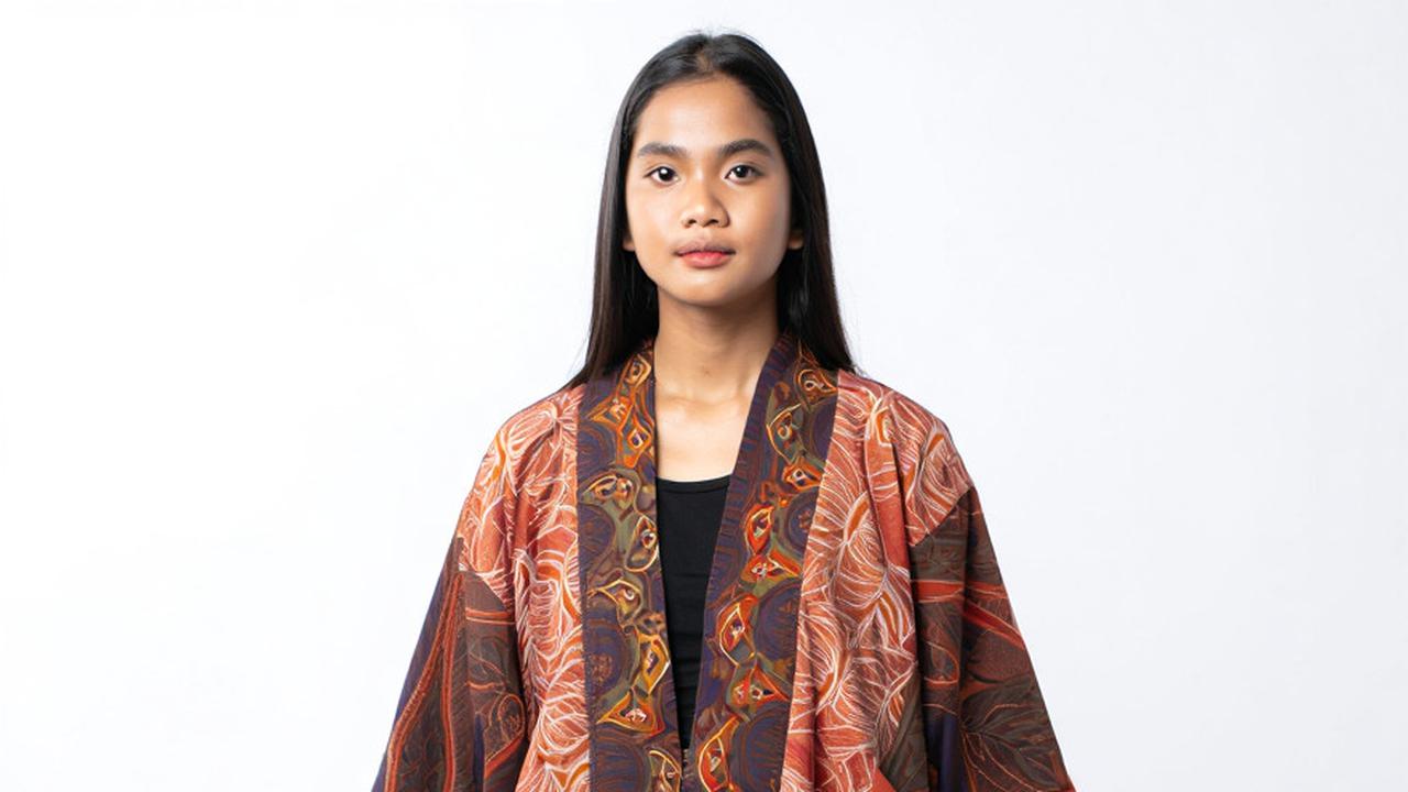 11 Model Baju Batik Wanita Modern 2025, Tetap Modis di Tengah Tren ...