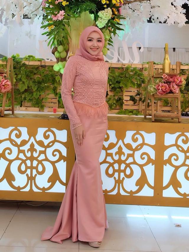 6 Pesona Juliana Evawati, Anggota DPRD Surabaya Termuda Periode 2019-2024 - Surabaya Liputan6.com