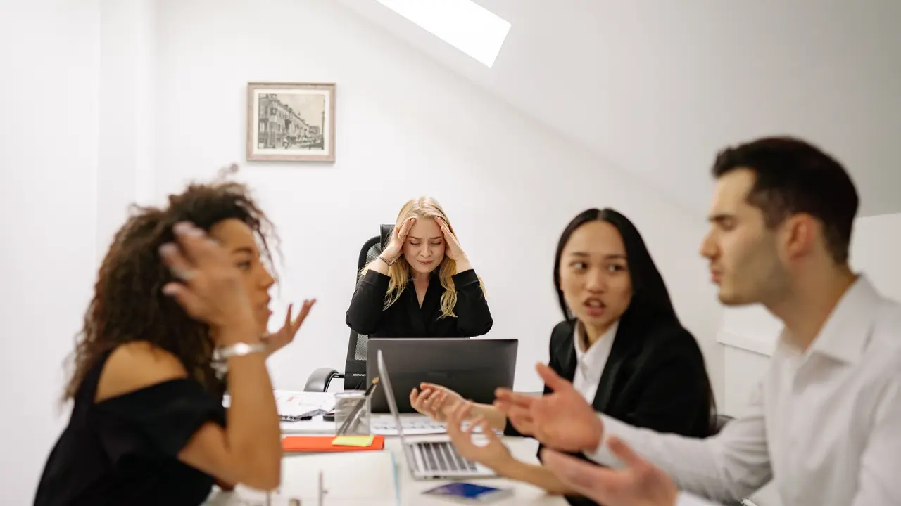 Mengenal Top Down Communication, Metode Komunikasi Efektif ala Leader ...