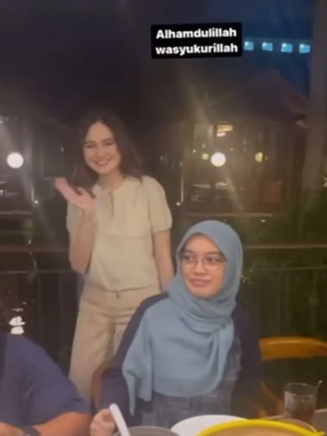 6 Potret Syifa Hadju Ikut Rayakan Ultah Ibu Rizky Nazar, Bak Tepis Isu Putus - Hot Liputan6.com