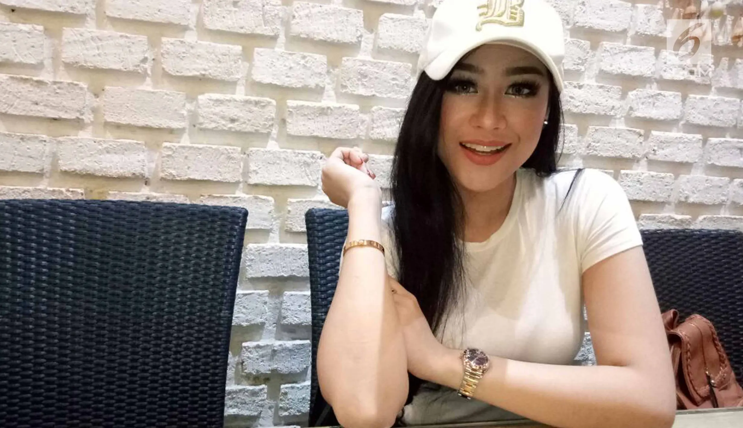 Beda Banget, 6 Potret Lawas Poppy Capella sebelum Era Miss Universe ...