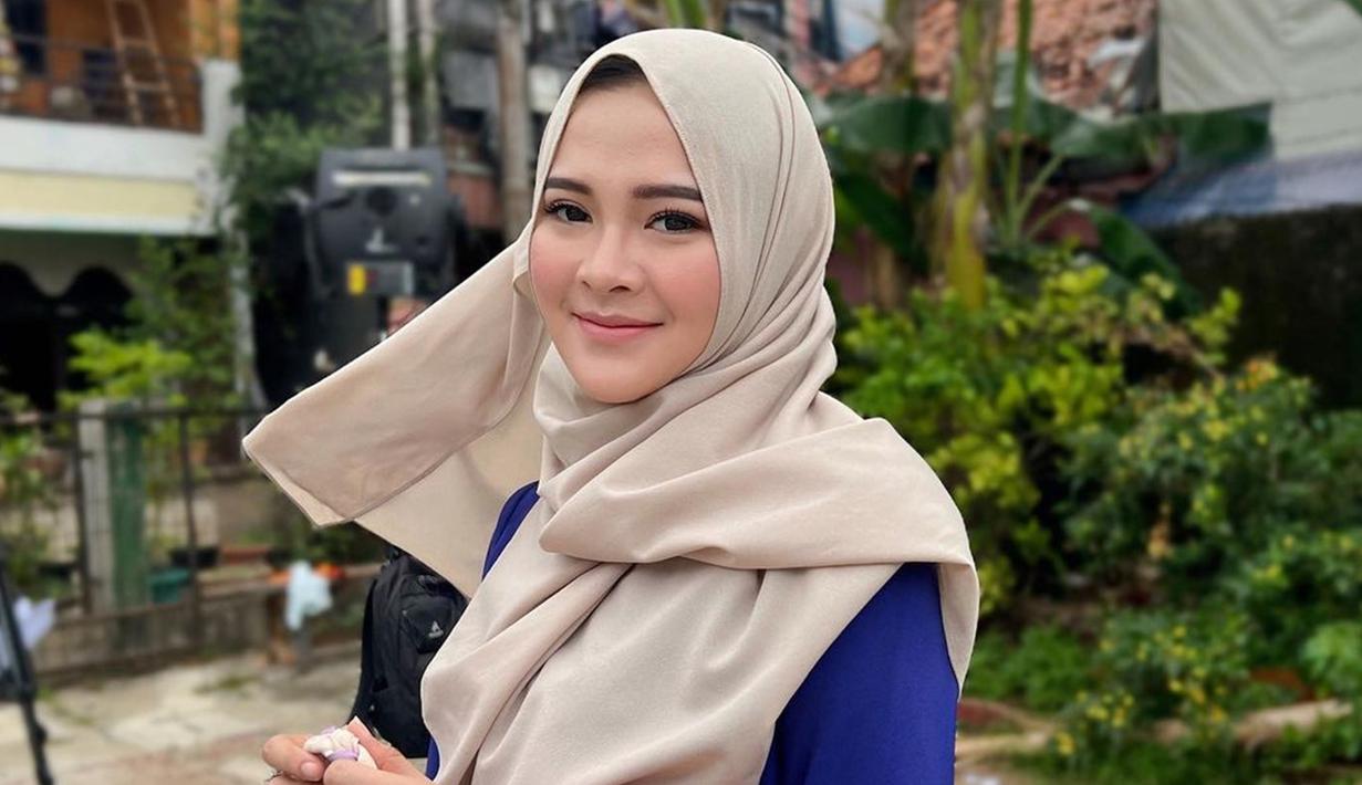 Gaya Bella Bonita Kekasih Denny Caknan Pakai Hijab, Jadi Model Sejak SMA