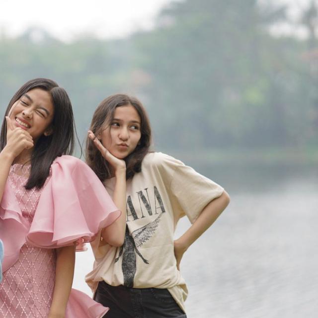 Dekat Sejak Kecil, Ini 6 Potret Persahabatan Aqeela Calista dan Hadijah Shahab - Hot Liputan6.com