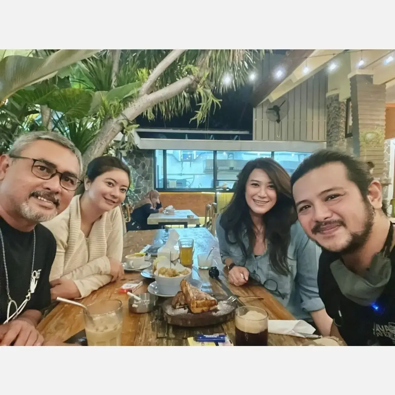 5 Potret Kompak Ramon Y Tungka dan Qory Sandioriva Bareng Pasangan ...
