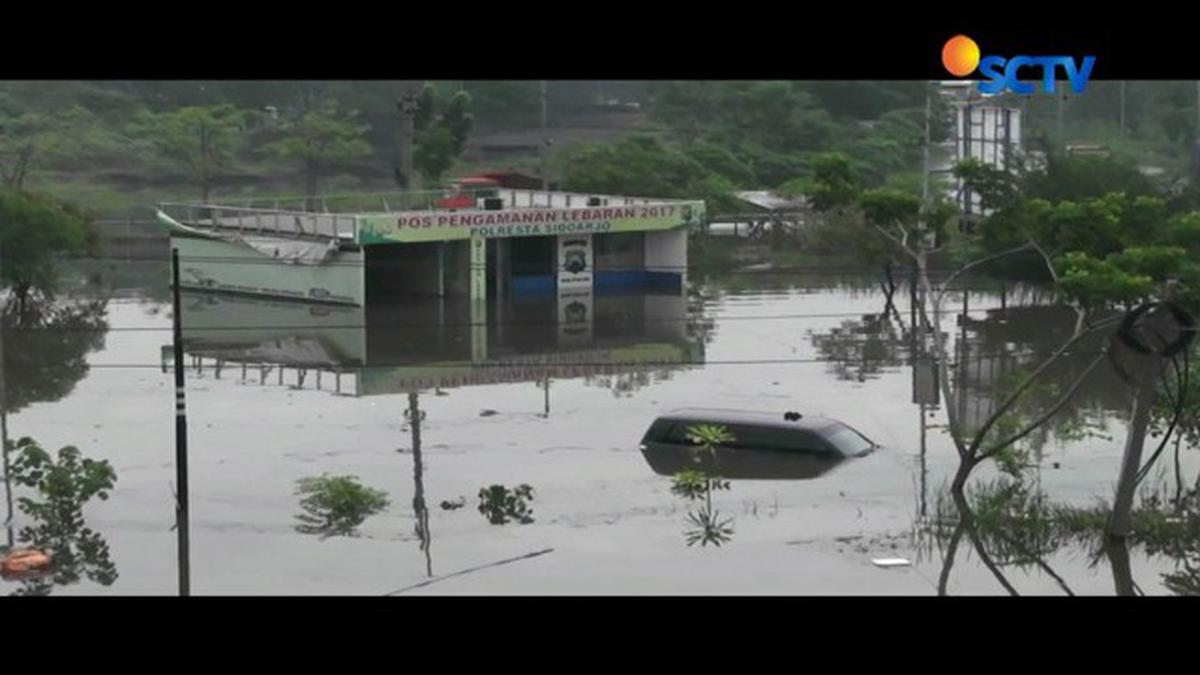 Banjir di Jalan Raya Porong Semakin Tinggi - News Liputan6.com