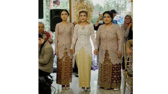 6 Potret Pernikahan Adrian Hashfi Adik Marshanda, Penuh Kebahagiaan ...