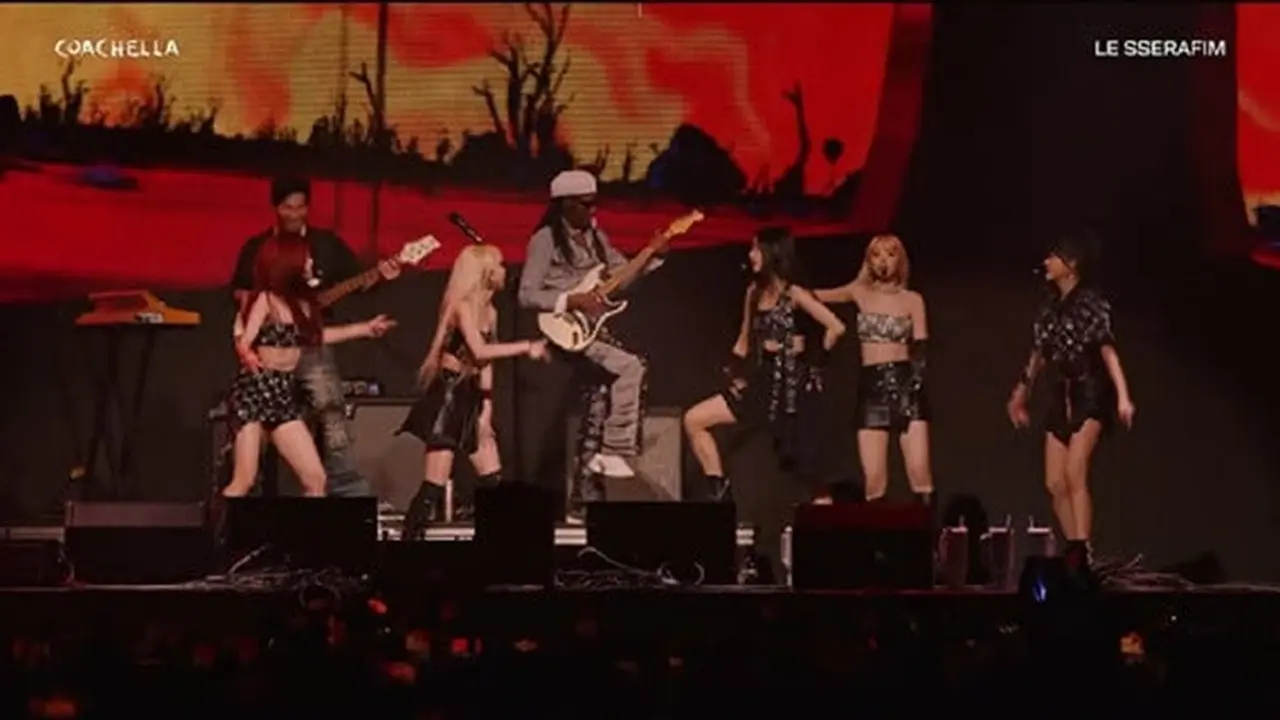 8 Potret Aksi Panggung Le Sserafim di Coachella 2024, Pakai Busana ...