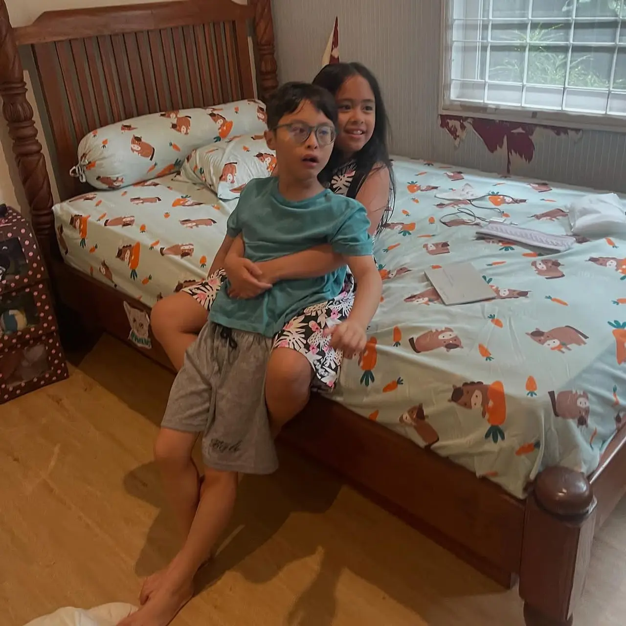 5 Potret Anak Kembar Cynthia Lamusu dan Surya Saputra, Cantik-Tampan Penuh Pesona - Hot Liputan6.com