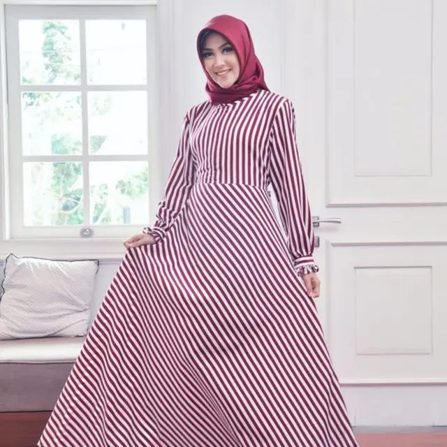 Tips Kombinasi Gamis Motif Garis Lurus, Pilihan Busana Trendi dan ...