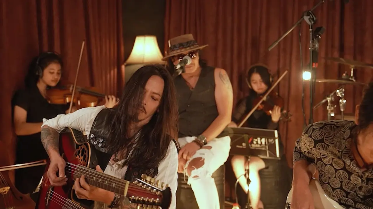 Band /rif Tampil Berbeda dalam Program Get Closer Garapan Didi Music ...