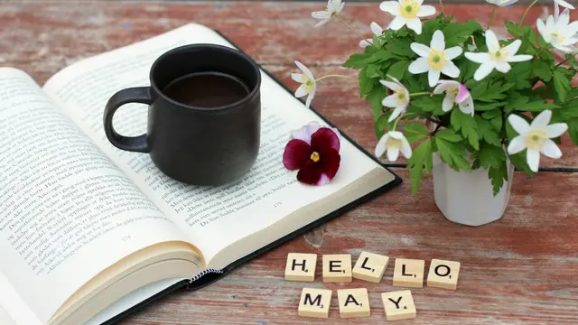 16 Contoh Pantun Bulan Mei yang Penuh Motivasi - Ragam Bola.com