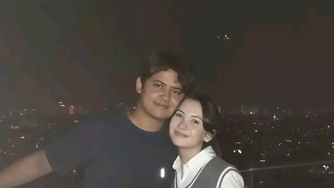7 Potret Aliando dan Richelle Adik Sandrina Michelle Liburan ke Bali, Romantis - Hot Liputan6.com