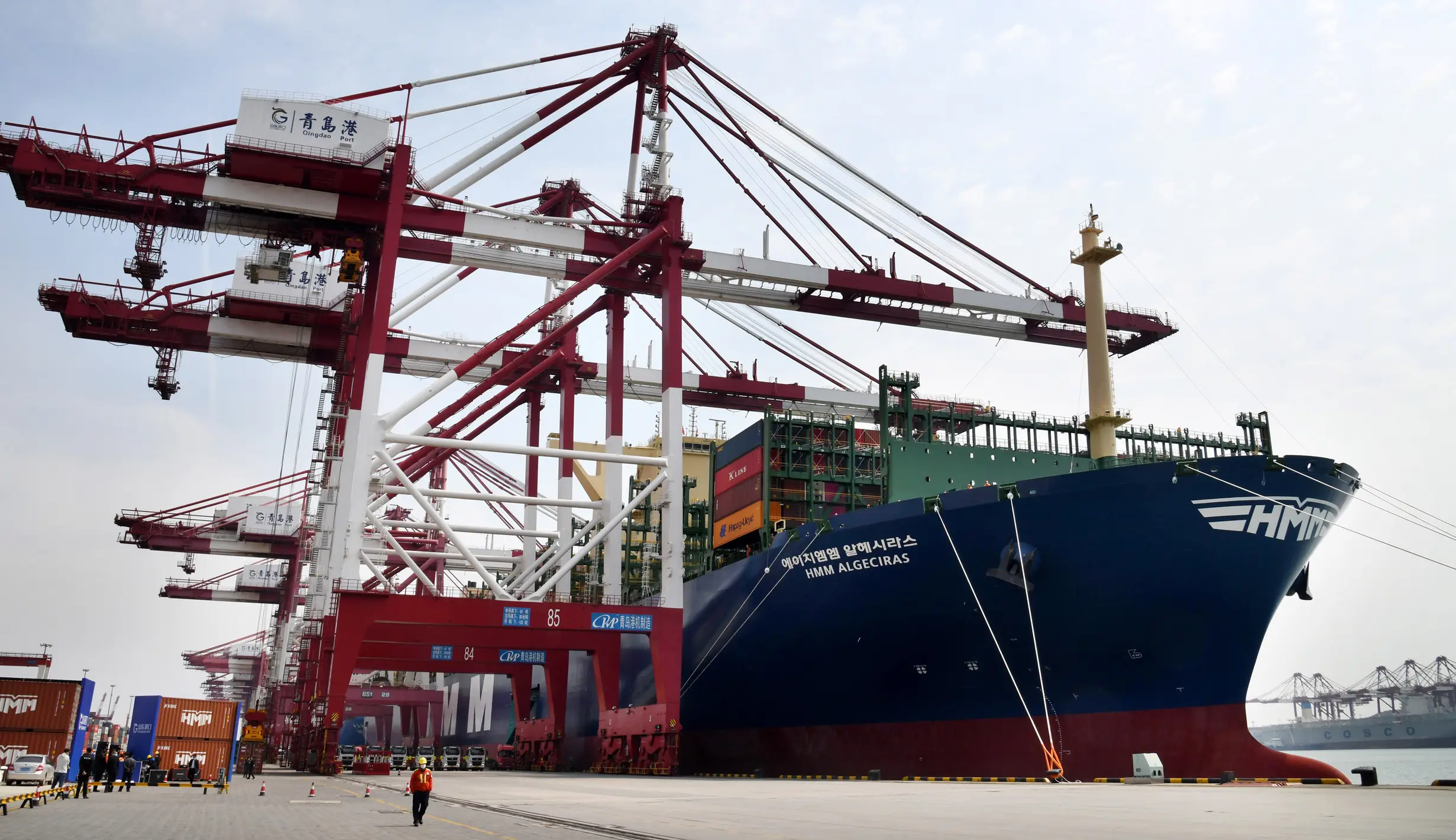 FOTO: Pelayaran Perdana Kapal Kontainer Terbesar di Dunia - Foto Liputan6.com