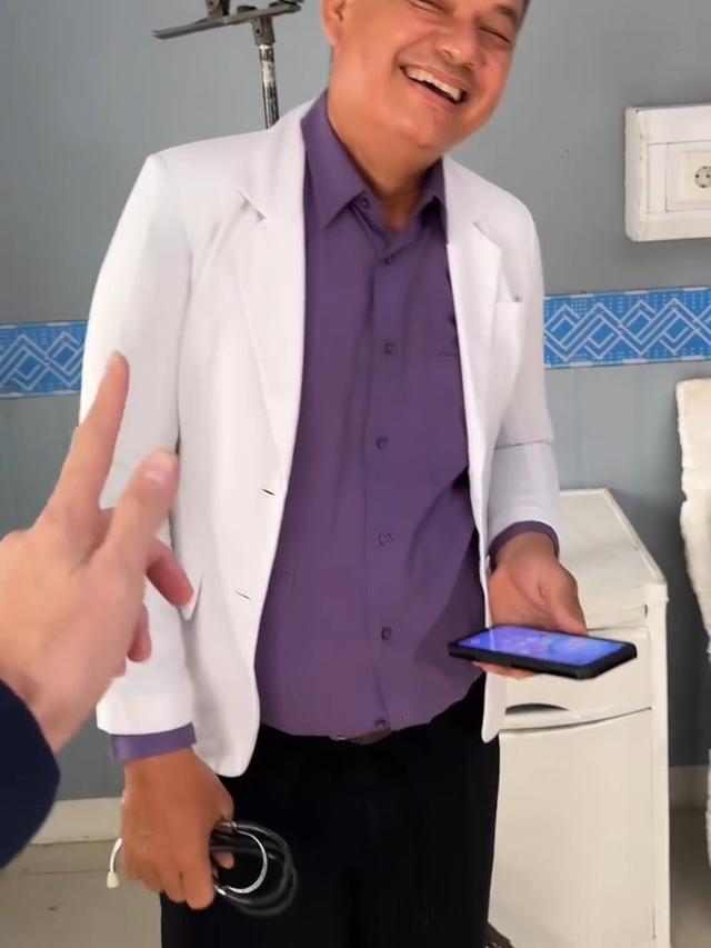 Kekocakan Guntur Nugraha Ledek Alex Jonson, Dokter Legendaris Sinetron ...