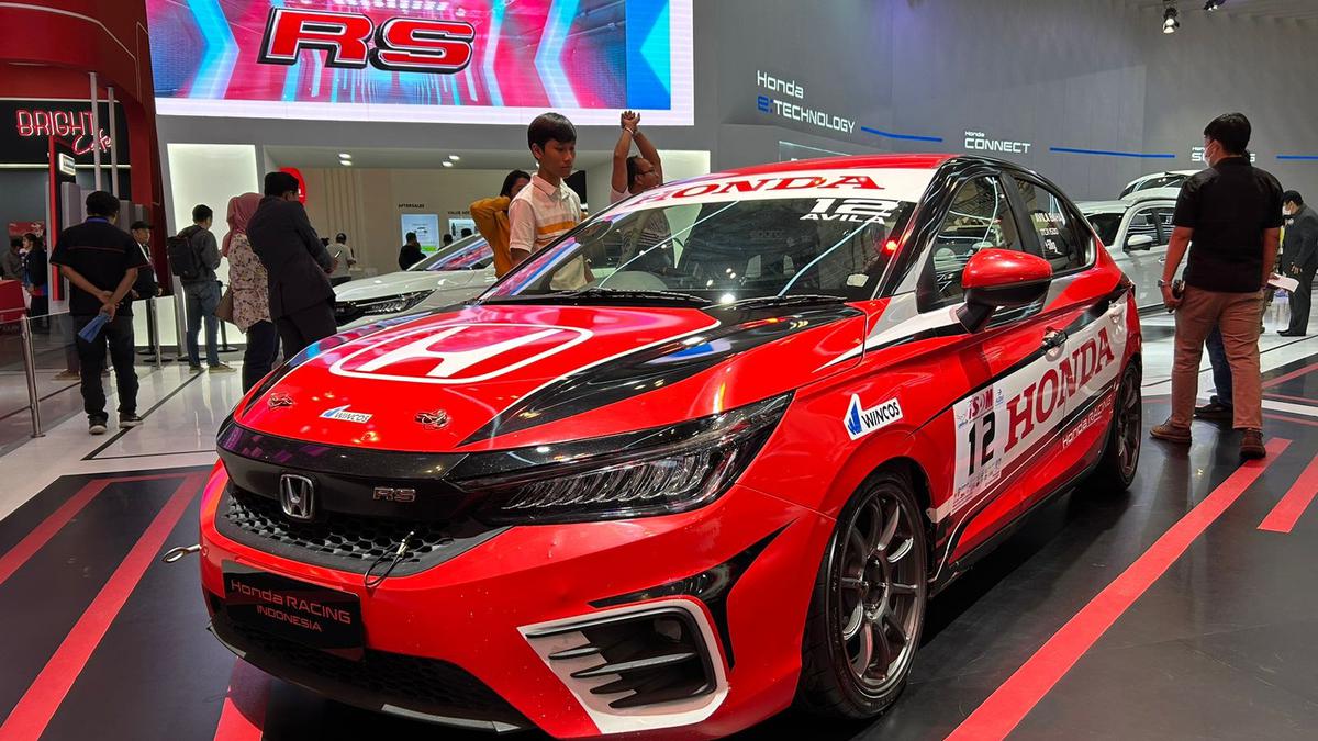 Tampilan Sporty Honda Civic Type R dengan Livery Balap TCR Series ...