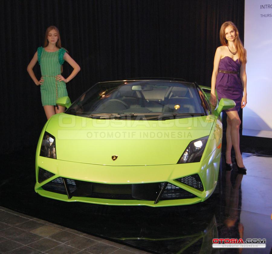 Bedanya Merasakan Ferrari dan Lamborghini - Berita Otosia.com