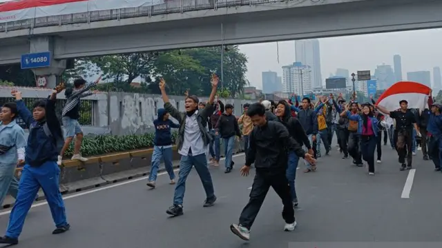 Demo di DPR Ricuh, Massa Aksi Mulai Anarki Dihalau Pakai Water Cannon - News Liputan6.com