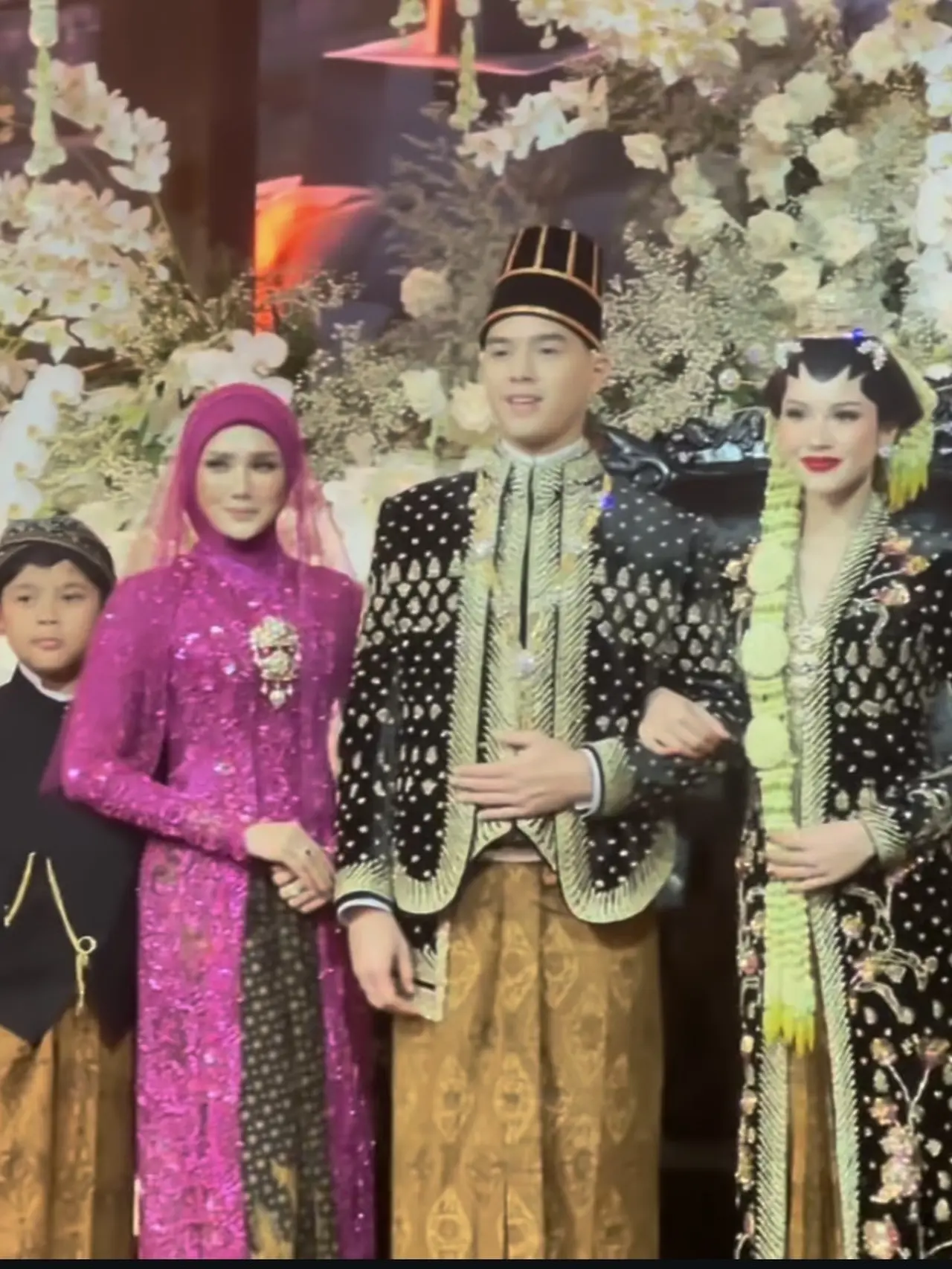 8 Potret Artis Lawas 90-an yang Hadir di Ngunduh Mantu Al Ghazali dan Alyssa Daguise - Hot ...