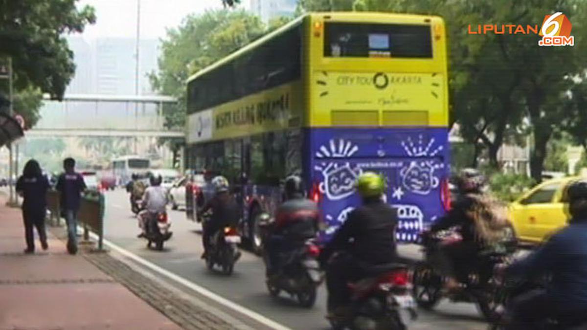 [VIDEO] Uji Coba Bus Tingkat Wisata