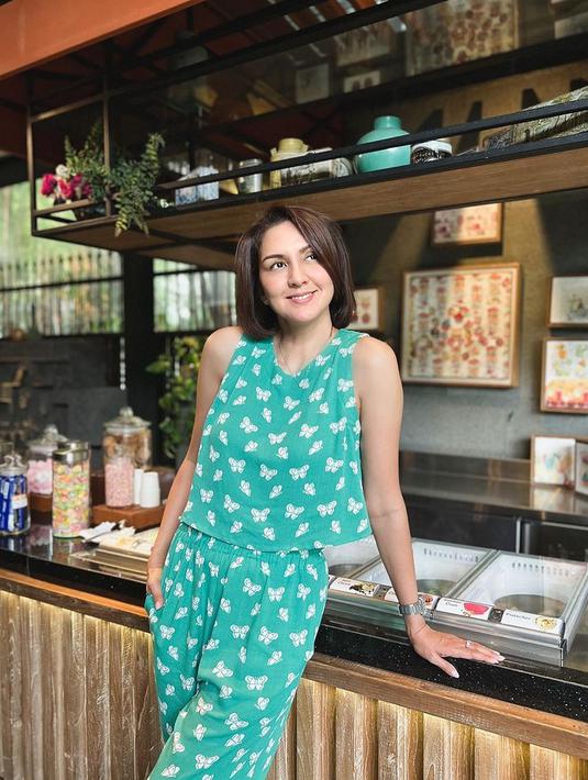 6 Gaya Rambut yang Auto Awet Muda dari Nana Mirdad-Donna Agnesia ...