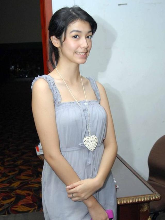 6 Foto Lawas Velove Vexia saat Awal Karier, Curi Perhatian - Hot Liputan6.com