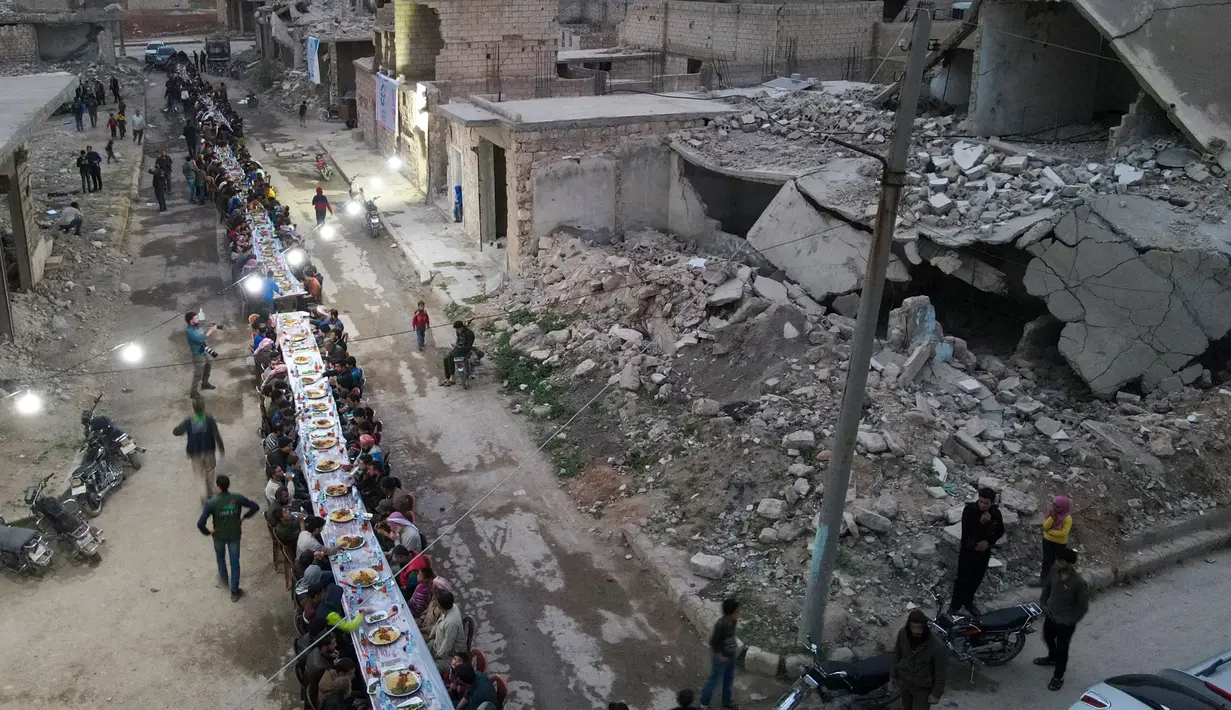 FOTO: Suasana Buka Puasa Warga Suriah saat Ramadhan - Foto Liputan6.com