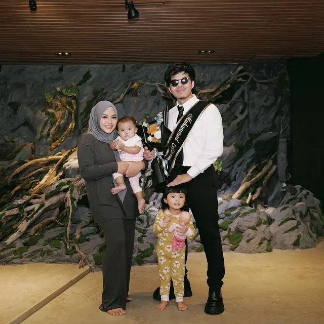 Atta Halilintar Lulus SMA di Usia 29 Tahun, Berencana Lanjut Kuliah - ShowBiz Liputan6.com