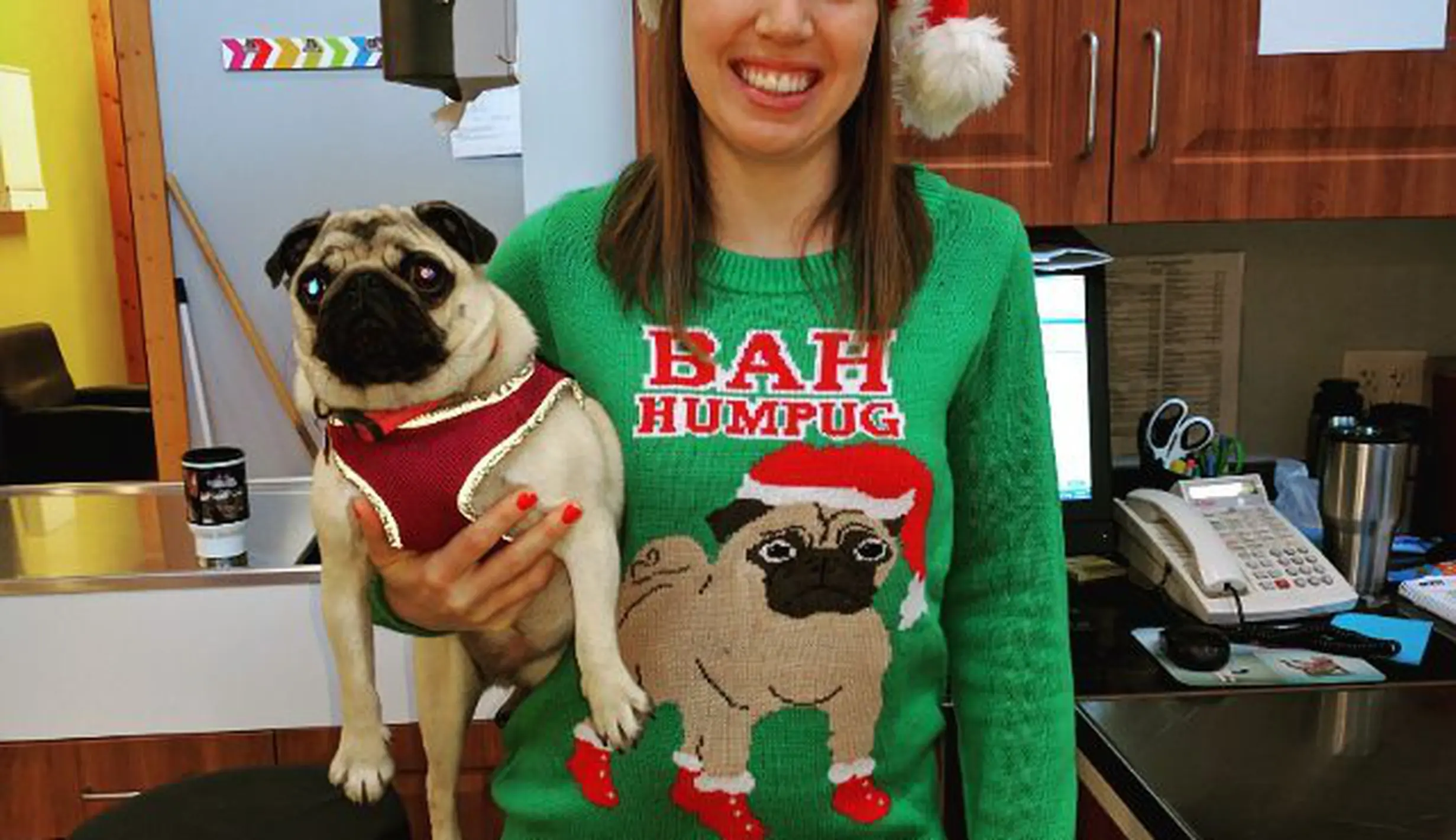 Meriahkan Natal, Sweater Jelek Jadi Tren Natal Unik Tahun Ini - Photo ...
