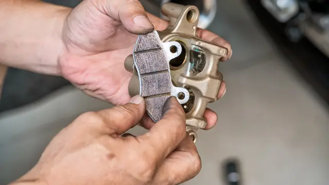 Cari Tahu 3 Penyebab Rem Motor Bunyi Berdecit dan Cara Mengatasinya ...