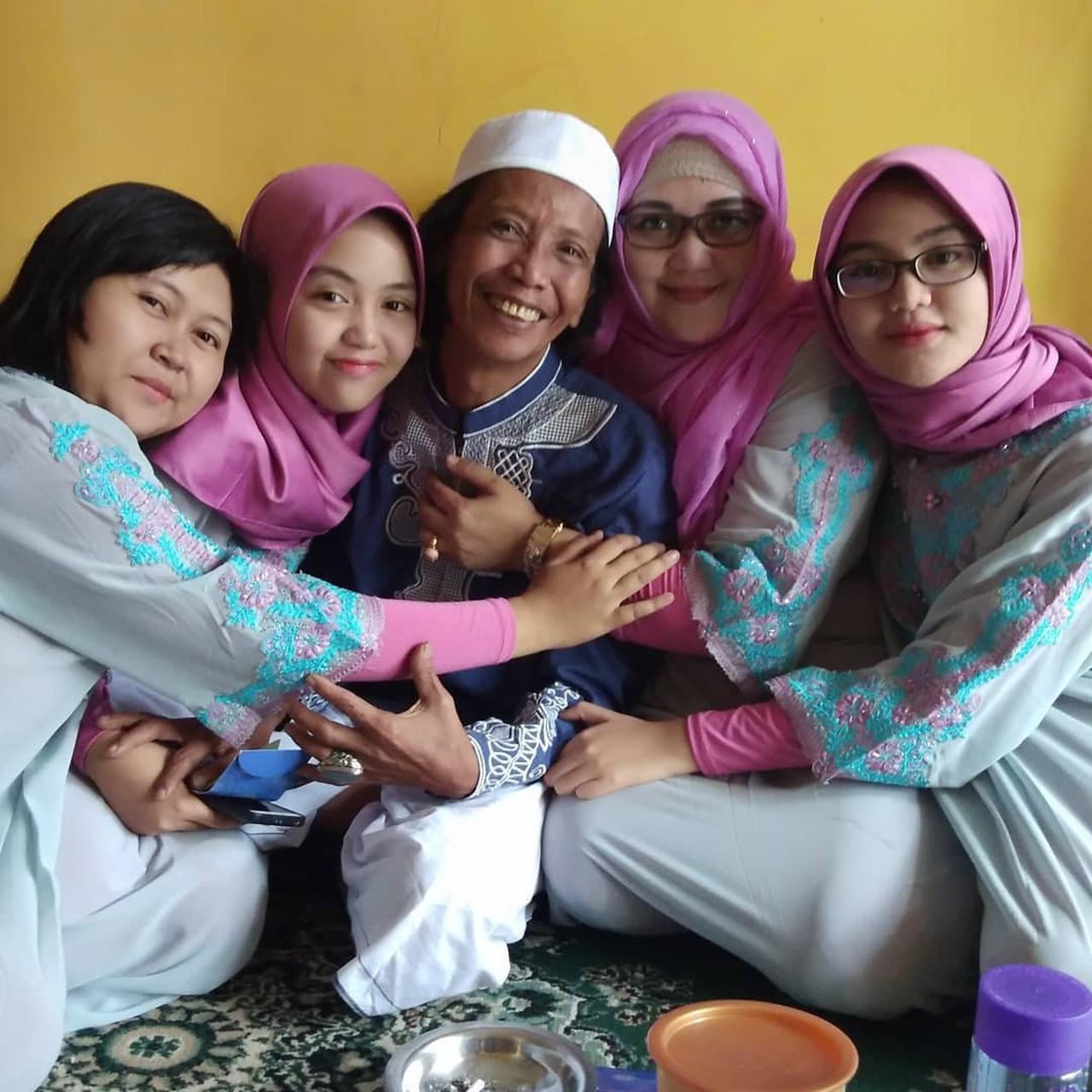 6 Potret Mandra Bareng Anaknya, Paras Putrinya Curi Perhatian hingga ...