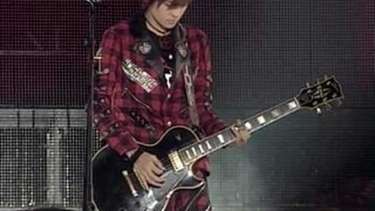 Mitha Gugup Dikelilingi Para Senior - ShowBiz Liputan6.com