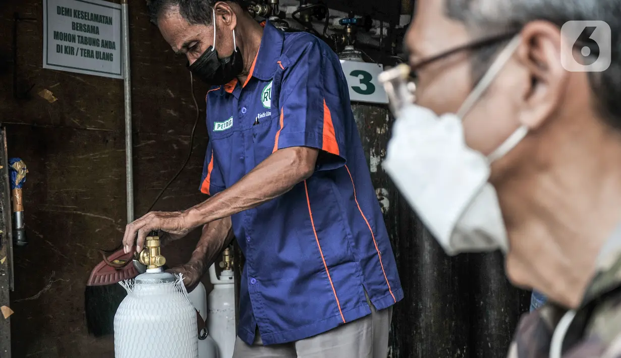 FOTO: Permintaan Oksigen Medis Kembali Meningkat - Foto Liputan6.com