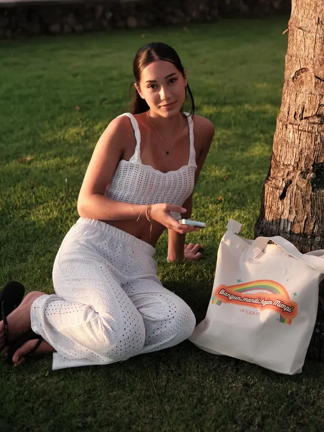 7 Potret Kirana Cipta Putri Anggun C Sasmi, Kini Sudah Berusia 17 Tahun ...