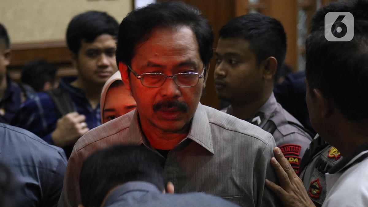 FOTO: Mantan Gubernur Kepri, Nurdin Basirun Didakwa Terima Gratifikasi - Foto Liputan6.com