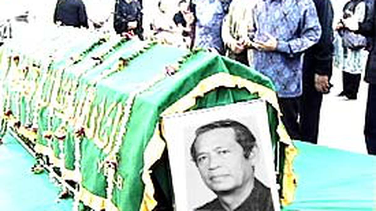 Jenazah Mochtar Lubis Disemayamkan di TIM - News Liputan6.com