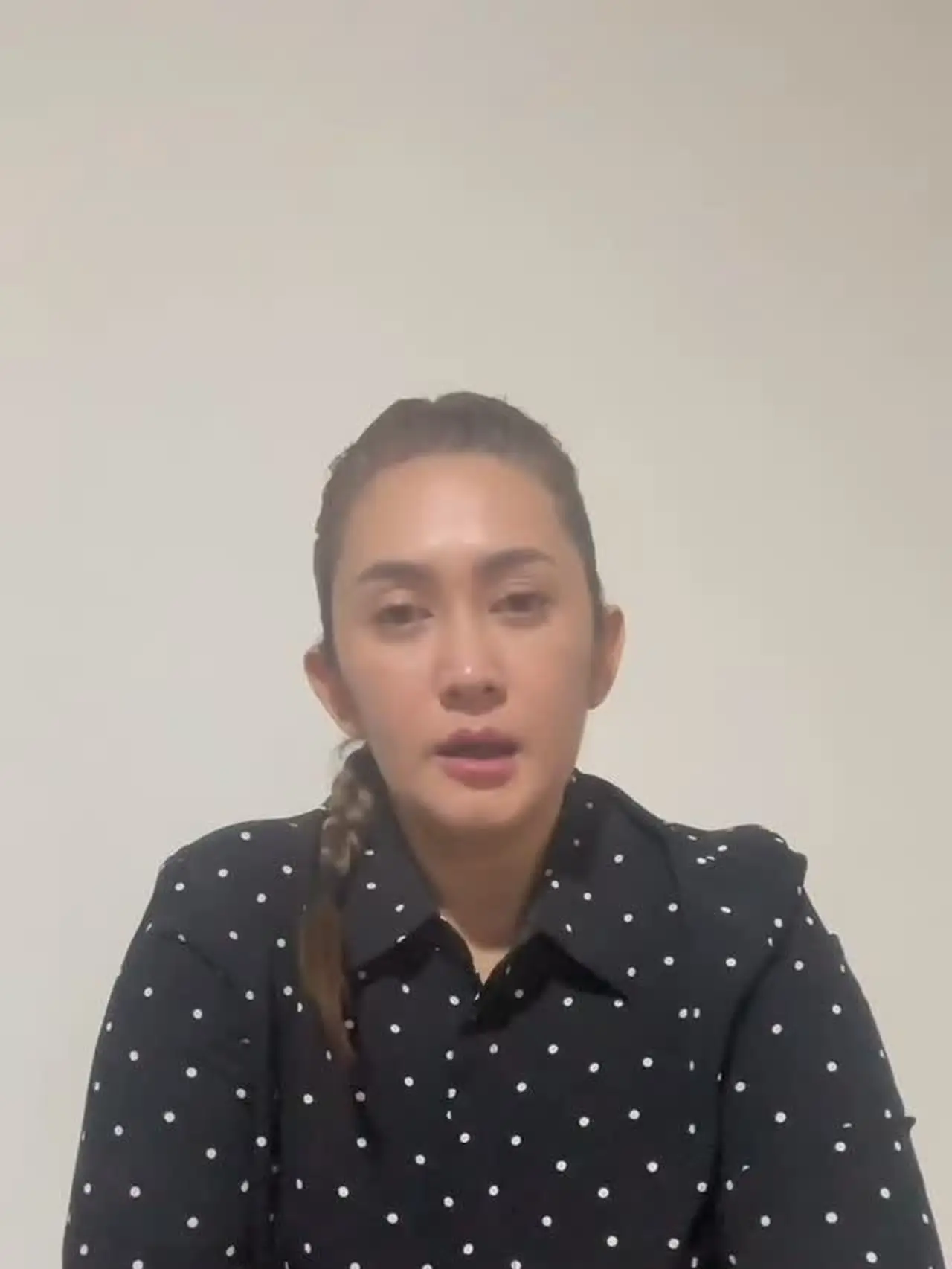 Rumah Nafa Urbach Berantakan Digeruduk Massa, di Pagar Ada Tulisan 'Rumah Ini Sudah Dijarah ...