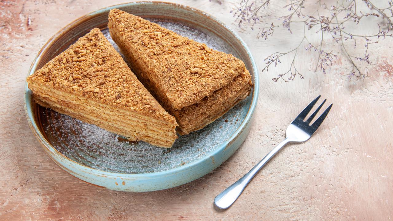 6 Spikoe Resep Kuno, Warisan Kue Lapis Surabaya yang Melegenda