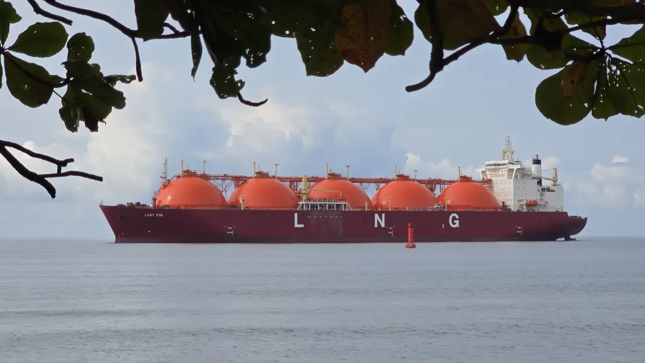 PGN dan PLN Dapat Pasokan Gas LNG dari Sini