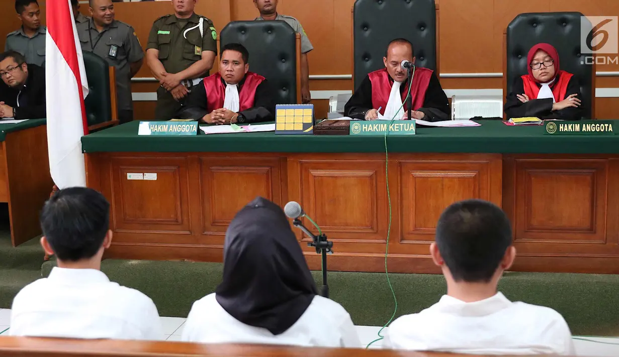 FOTO: Tiga Bos First Travel Jalani Sidang Perdana di PN Depok - Foto ...